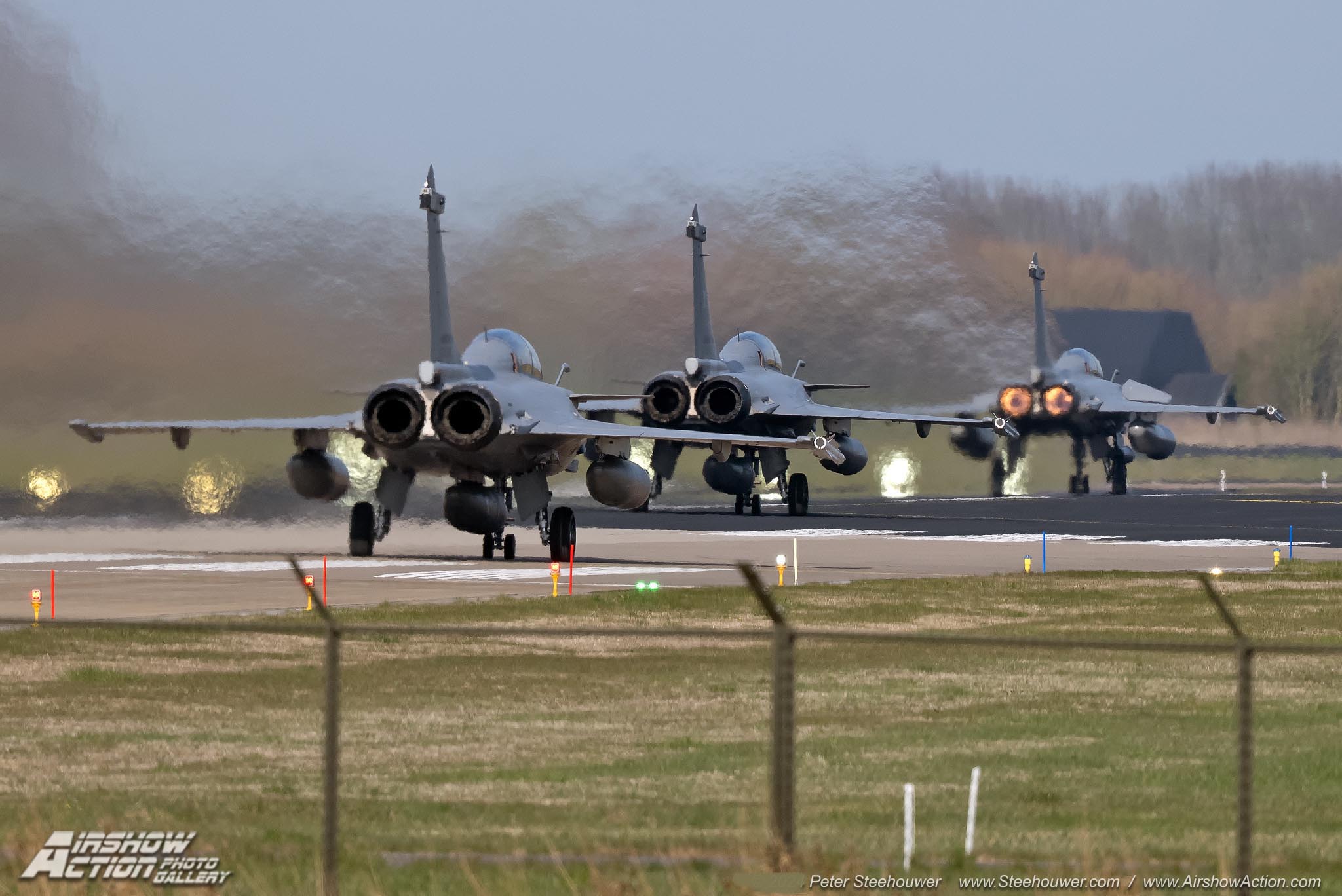 ramsteinflag25_016.jpg - Airshow Action Photography by Peter Steehouwer